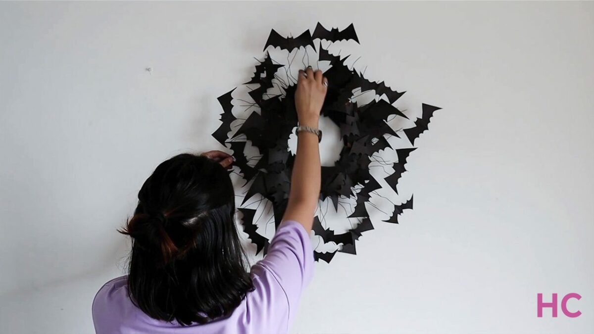 How to Make a Paper Bat Wreath for Halloween?