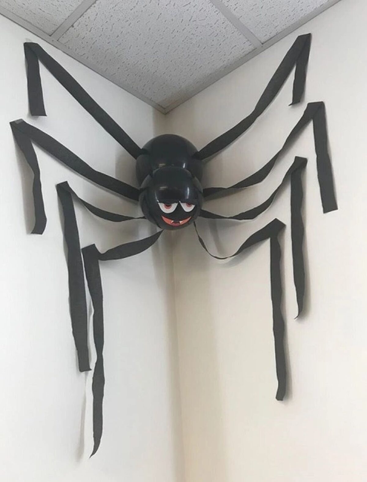 25+ DIY Spider Halloween Decorations for Your Inspiration in 2025