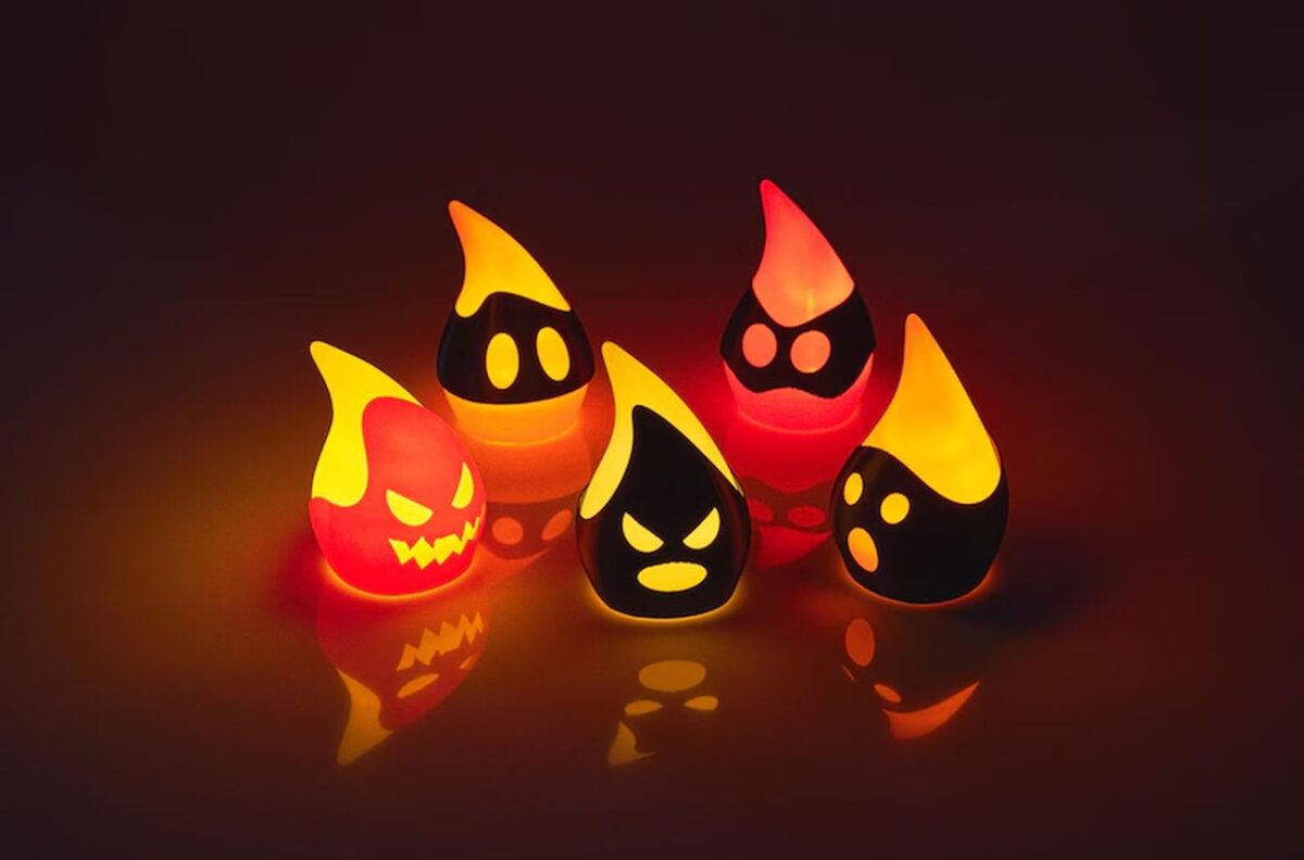 20+ Best Halloween Lights to Buy and Spook up Your Home Décor