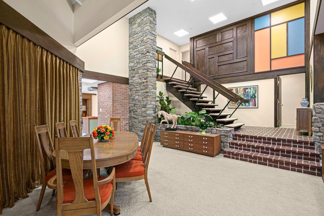 HGTV Sells The Brady Bunch House for $3.2m to a Fan
