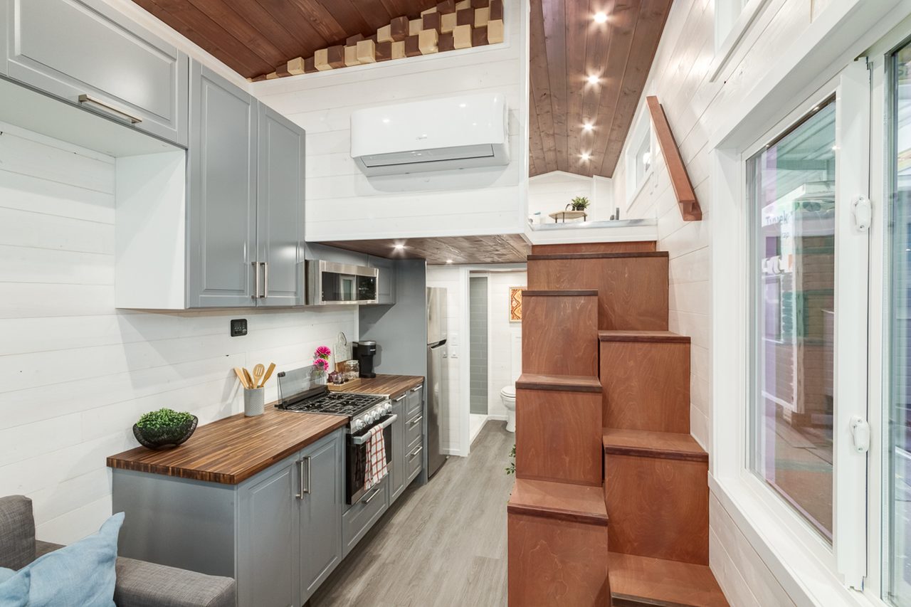 Jaunt Tiny House Packs Family-Style Kitchen in its 260 sqft Interior