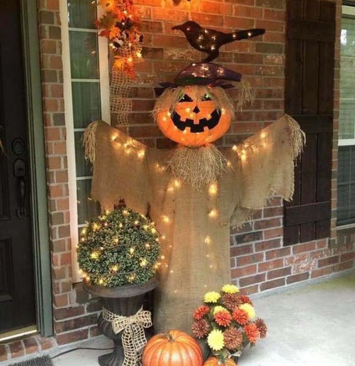 25 Halloween Scarecrow Decorations for Fright and Fun