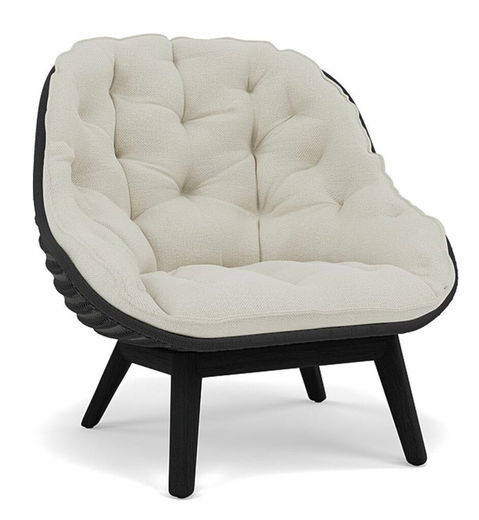 Outdoor Lounge Chair Upholstered in Quick-Dry, UV-Treated Fabric