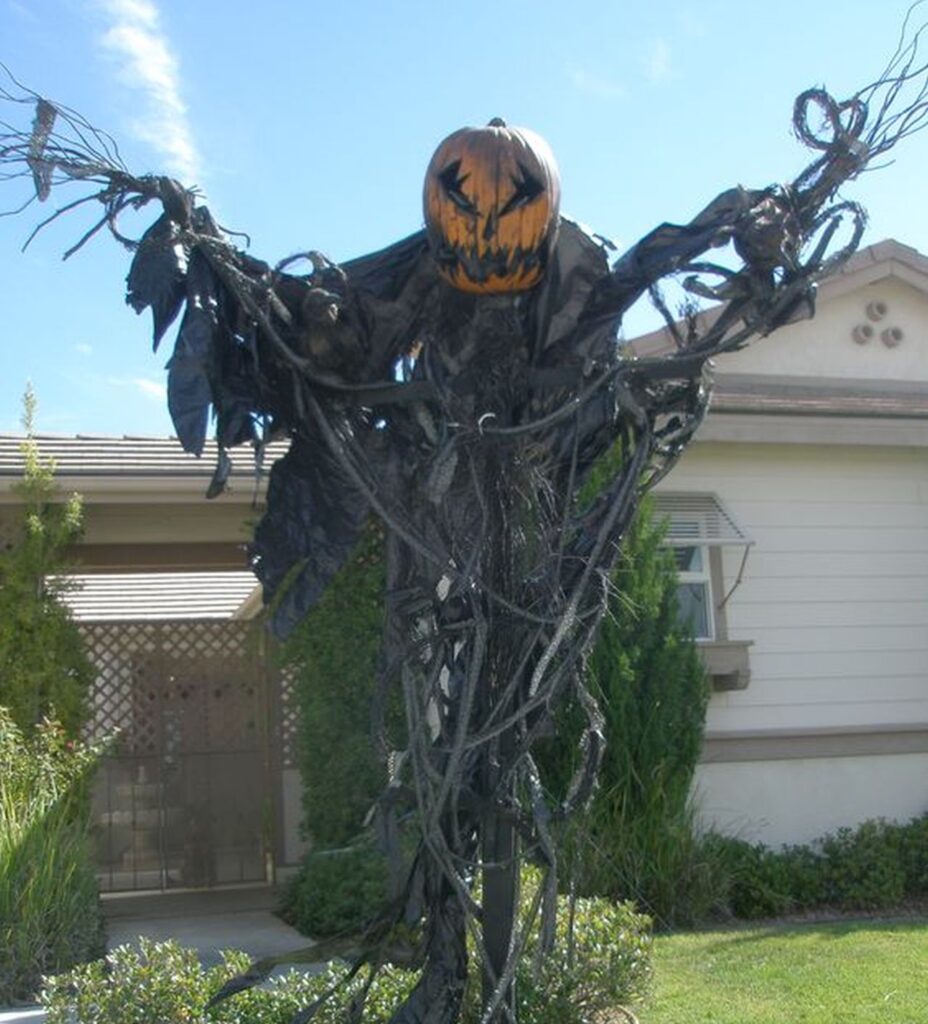 25 Halloween Scarecrow Decorations for Fright and Fun