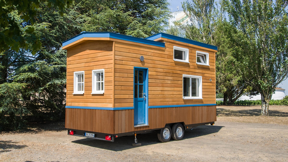 Solaris Tiny House has Gorgeous Interior With L-Shaped Kitchen