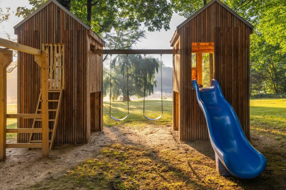 Sustainable Twin Treehouses are Conjoined for Work and Play
