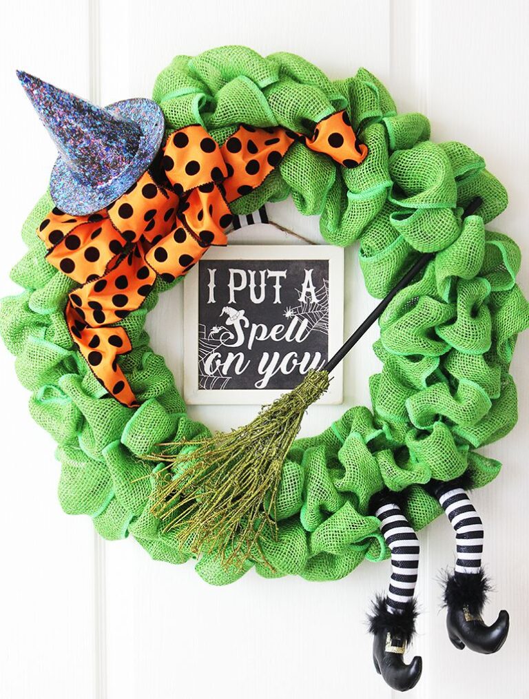 35+ Witch Wreath Ideas for Halloween You Should Try in 2025
