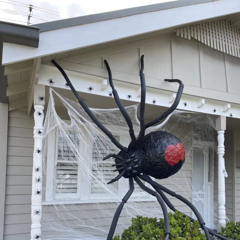 25+ DIY Spider Halloween Decorations for Your Inspiration in 2025