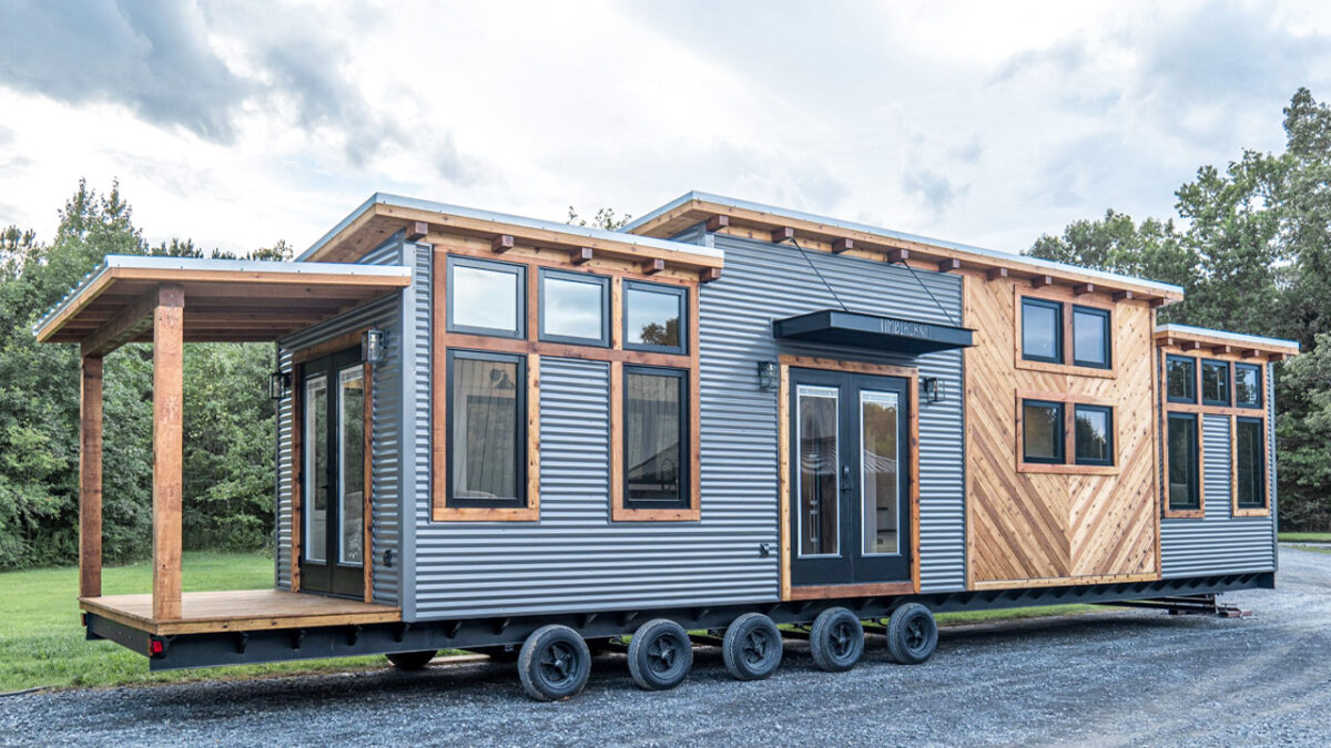 Big Sky Tiny House Flaunts two Bedrooms and a Covered Porch