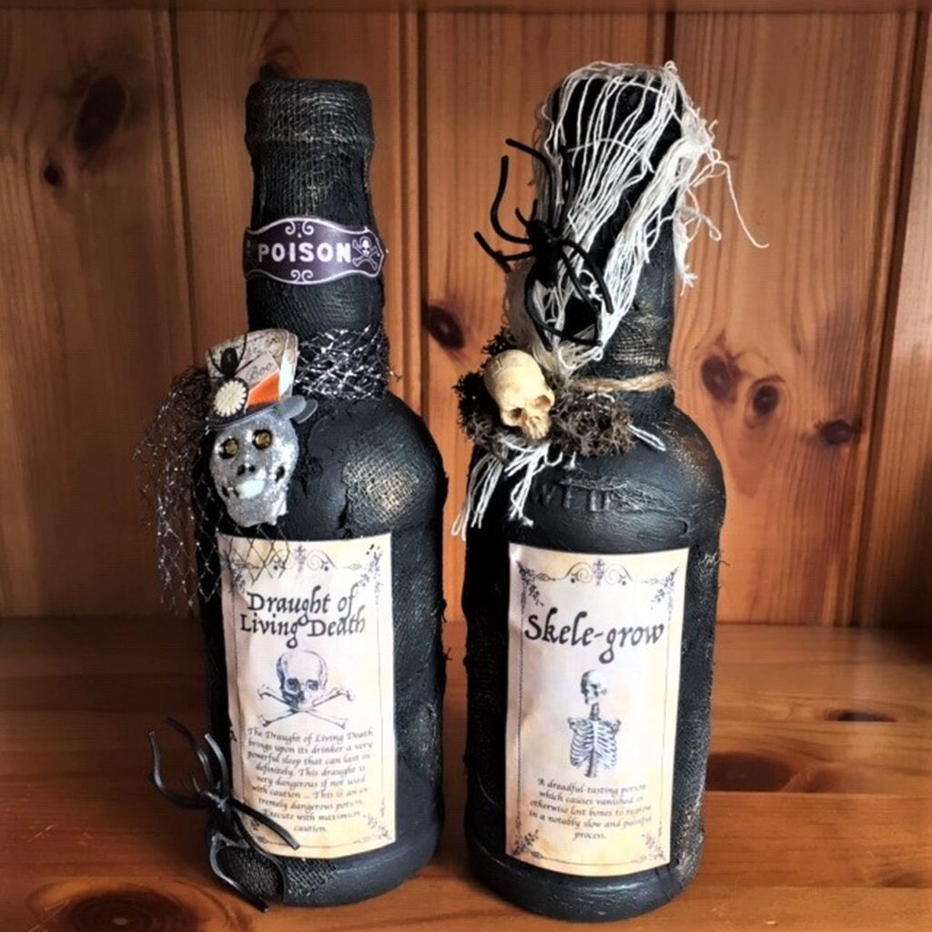 25+ DIY Halloween Wine Bottles for Ghoulish Home Décor