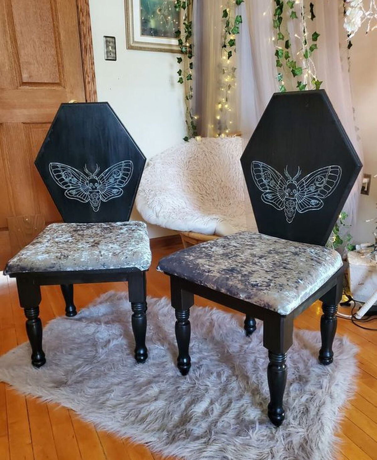 20+ Halloween Furniture Design Ideas for Spooky Home Décor