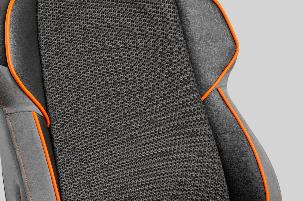 AERO Gaming Chair With Built-in Fan Keeps Long Sessions Cool