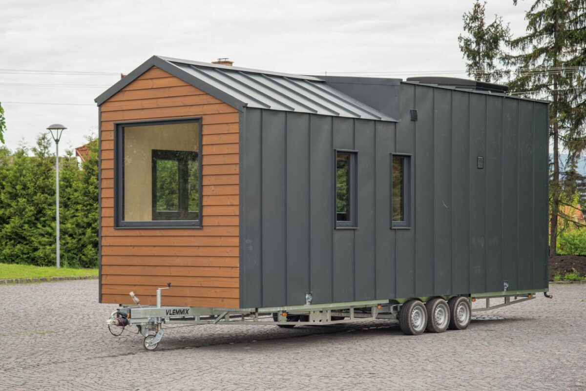 Countryside Tiny House With Scandinavian Interior & Two Skylights