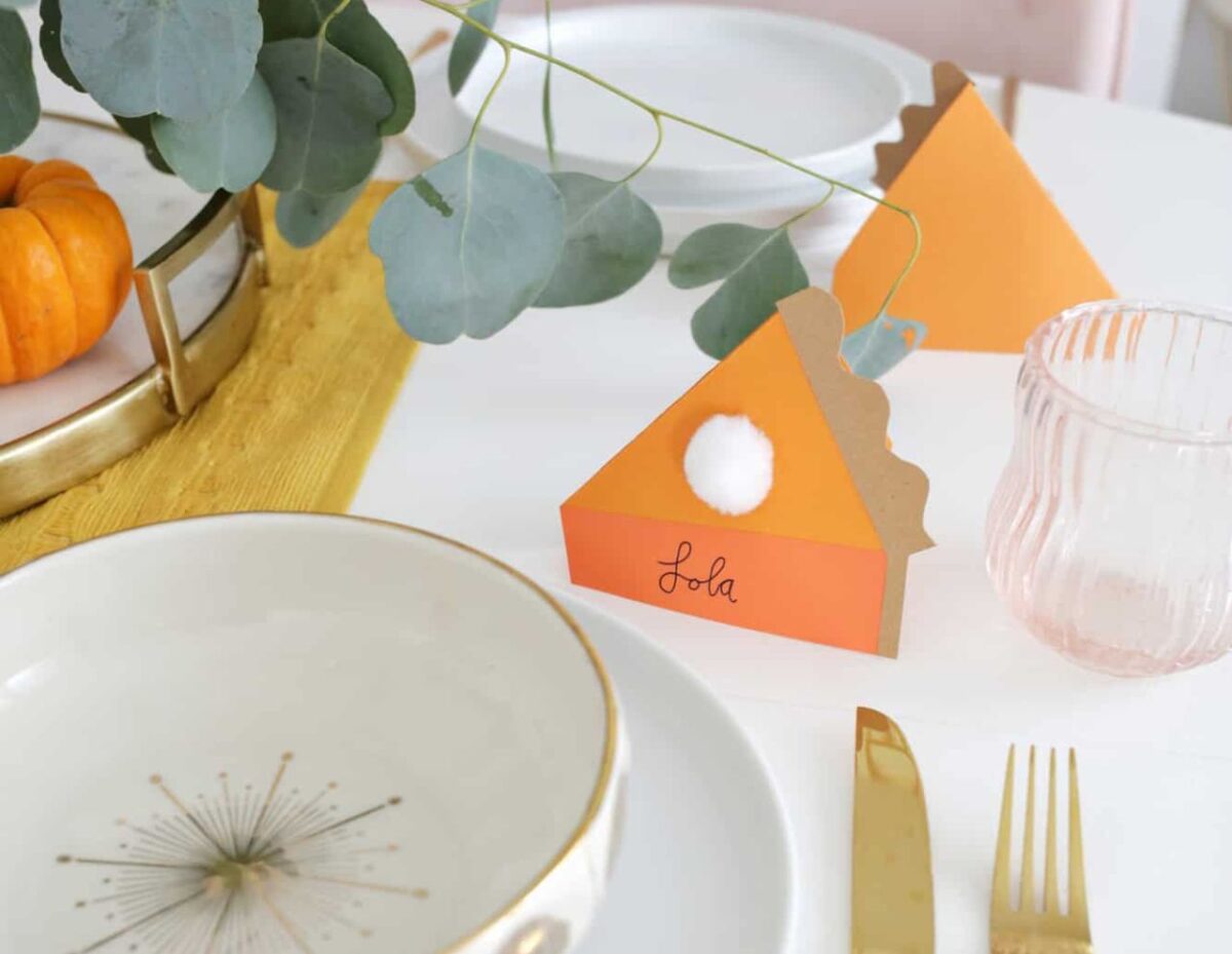 20+ DIY Thanksgiving Place Cards and Holders