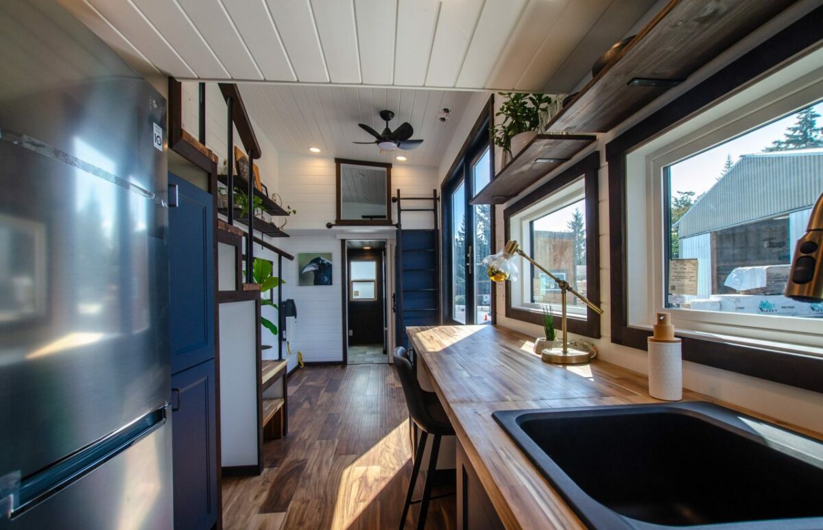 Raven Tiny House Blends Nature Aesthetics and Modern Luxury