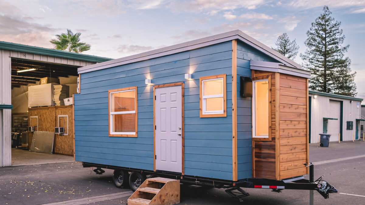 Single-Level Studio 20 Tiny House is Your Mobile Studio Apartment