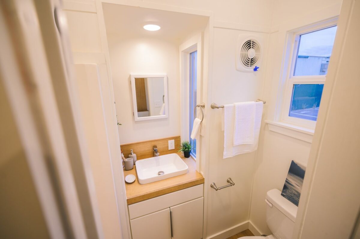Single-Level Studio 20 Tiny House is Your Mobile Studio Apartment
