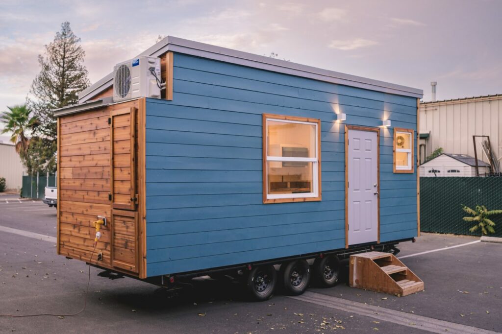 Single-Level Studio 20 Tiny House is Your Mobile Studio Apartment