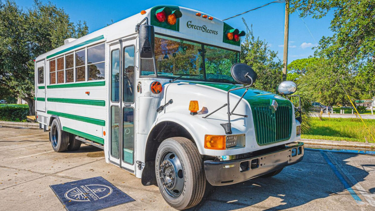 Movable Roots' Skoolie Offers Multifunctional Spaces and Patio