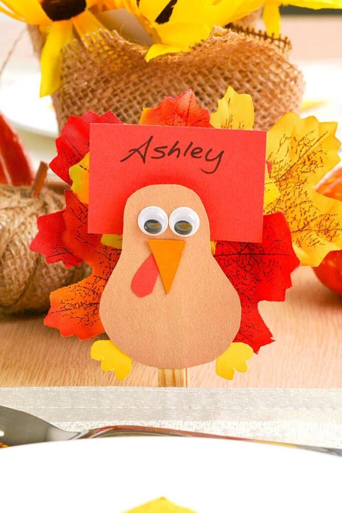 25+ DIY Thanksgiving Place Cards and Holders
