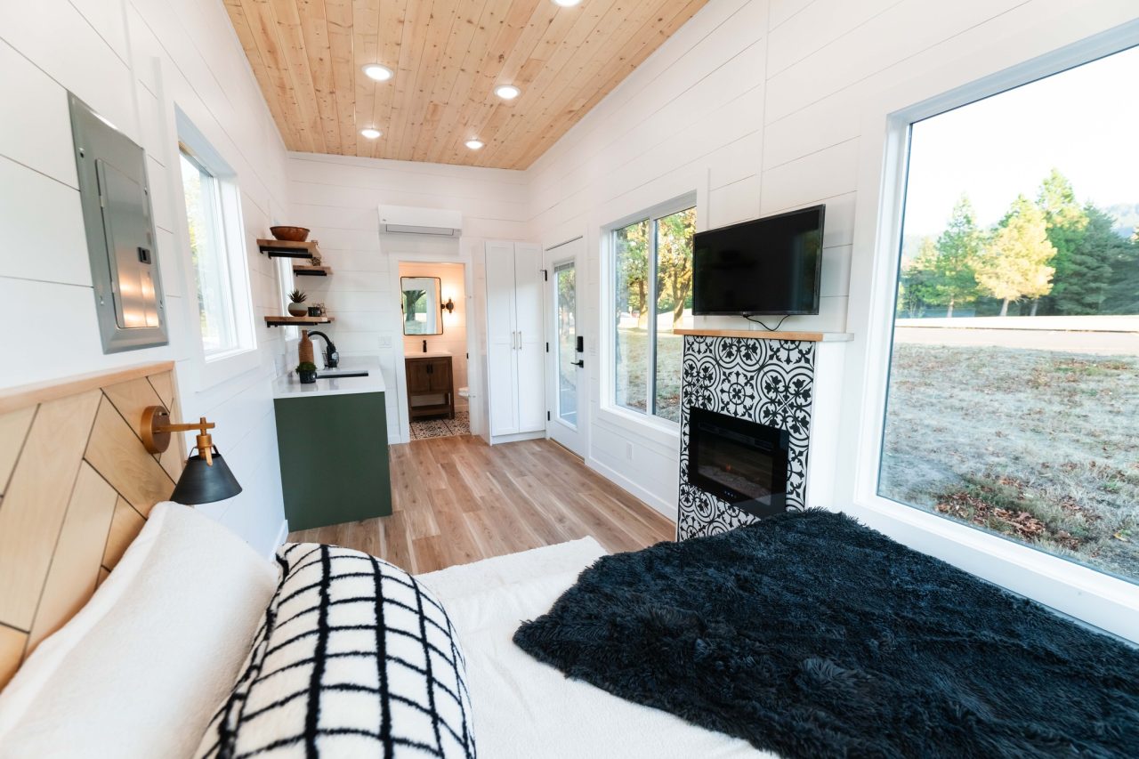 Vantage Legacy Tiny House With Single Floor Layout Sleeps Four