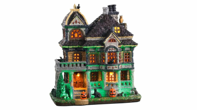 20 Miniature Haunted Houses to Spook Up Your Halloween