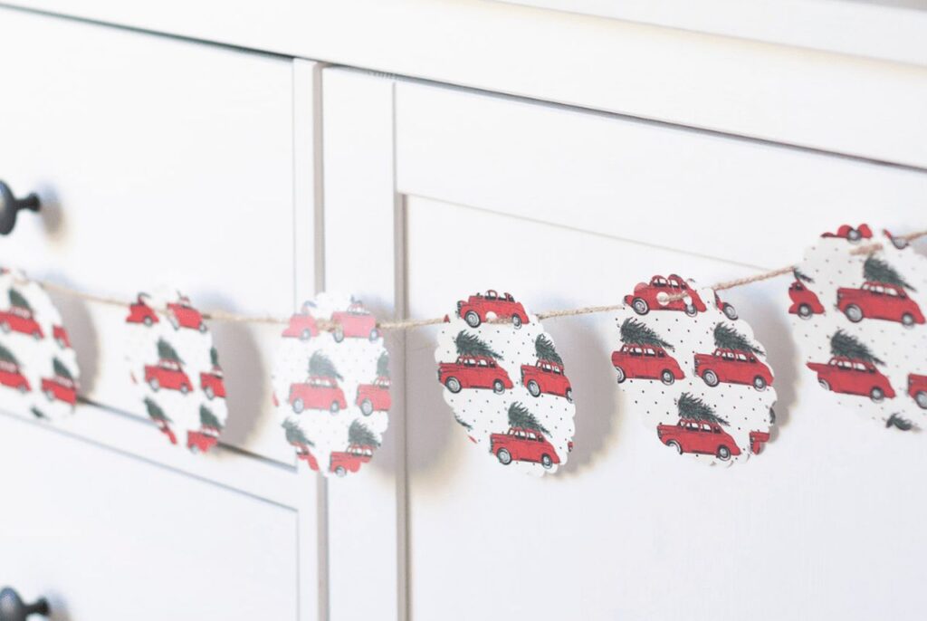 25 DIY Paper Garland Ideas to Drape Your Home in Holiday Cheer