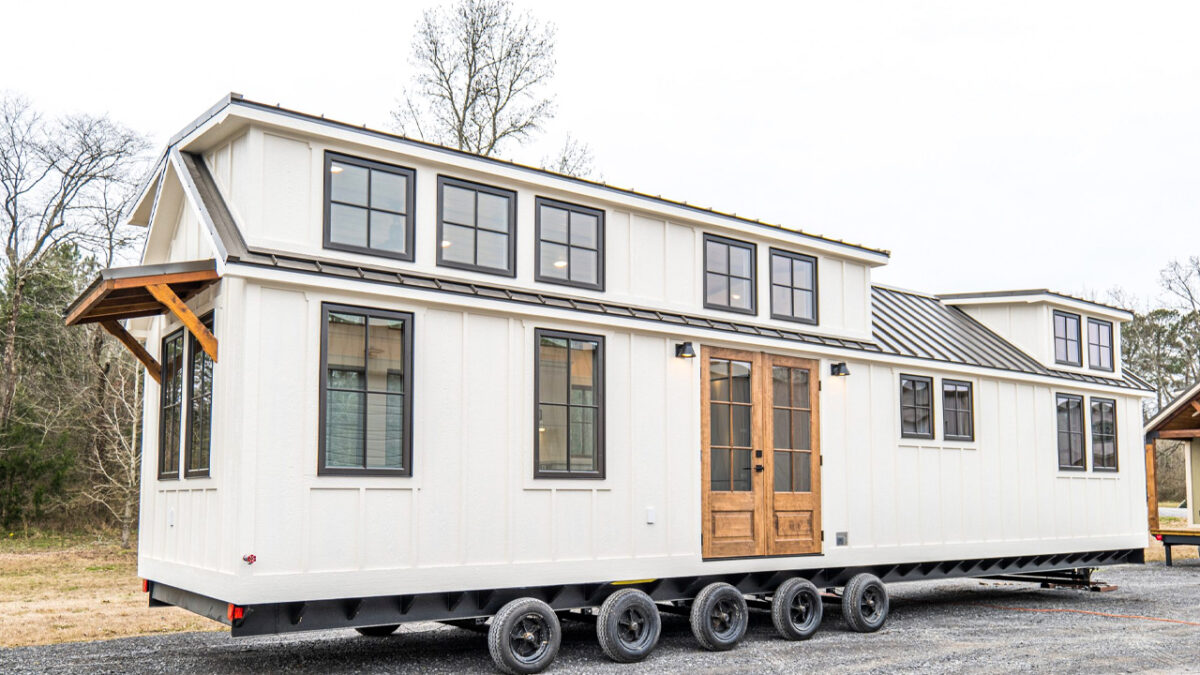 This 41ft Tiny House is Mini-Mansion With Contemporary Amenities