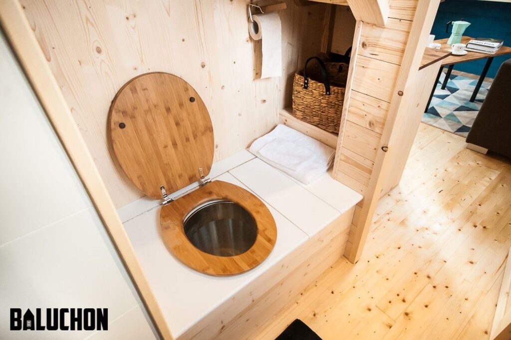 Baluchon’s Essen’Ciel Tiny House is Space Saving, Packs a Loft