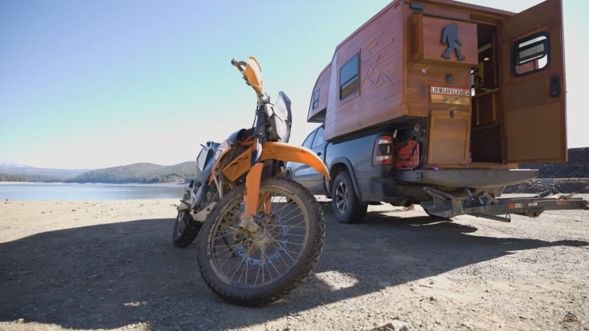 Truck Camper Caters to Urban Nomads With its Off-Grid Make