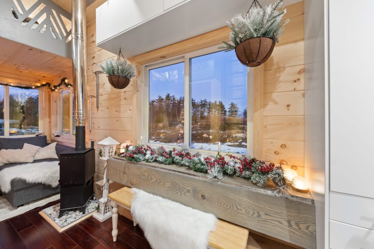 Winter Wonderland Tiny House Keeps You Merry Year-Round