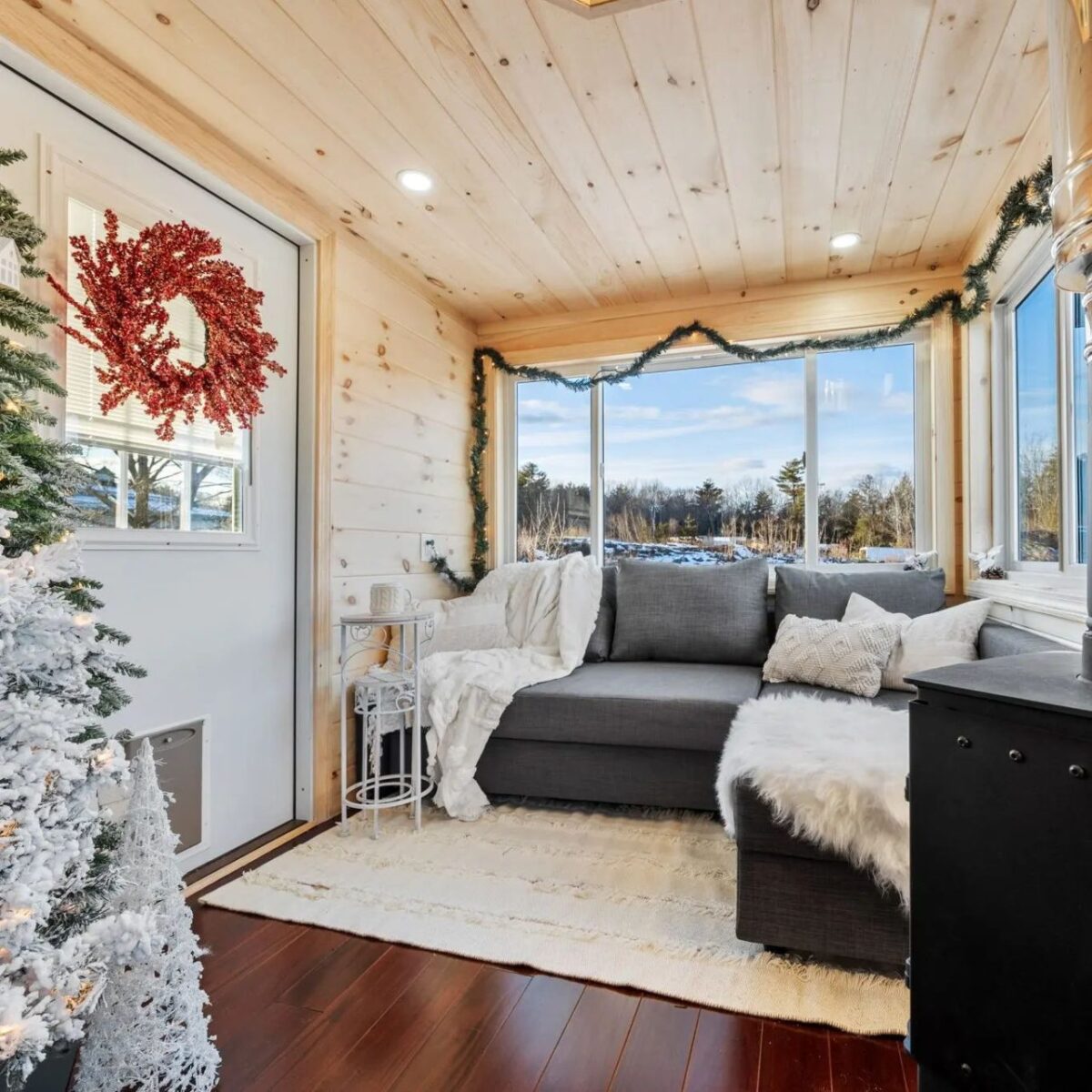Winter Wonderland Tiny House Keeps You Merry Year-Round