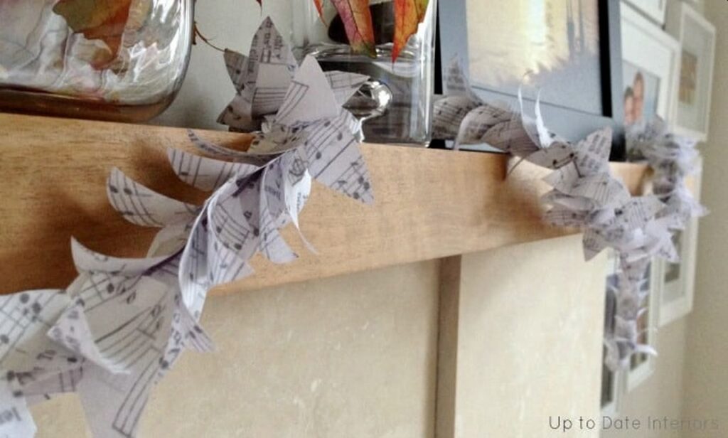 25 DIY Paper Garland Ideas to Drape Your Home in Holiday Cheer