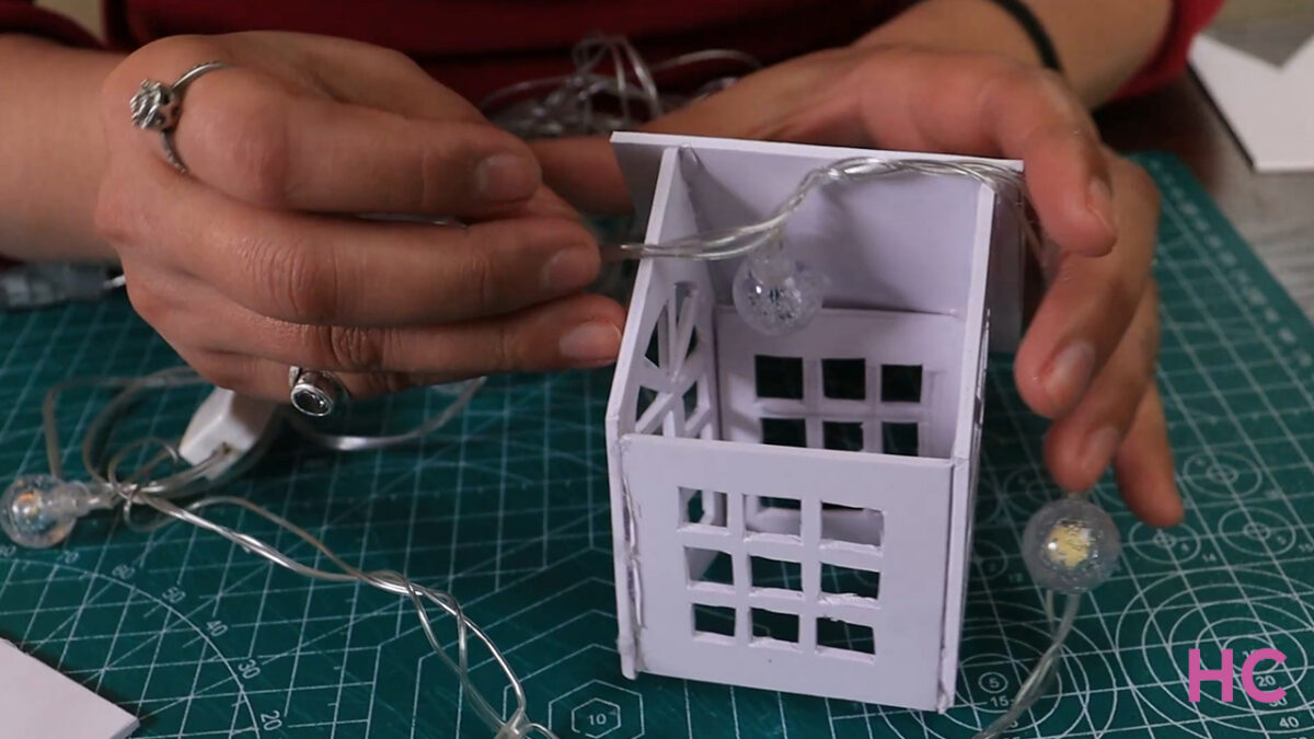 How to Make a Tiny House Light Garland for Christmas?