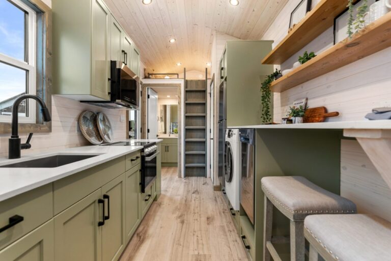 Cortes Tiny House With Slide-Out Architecture Creates 3 Bedrooms