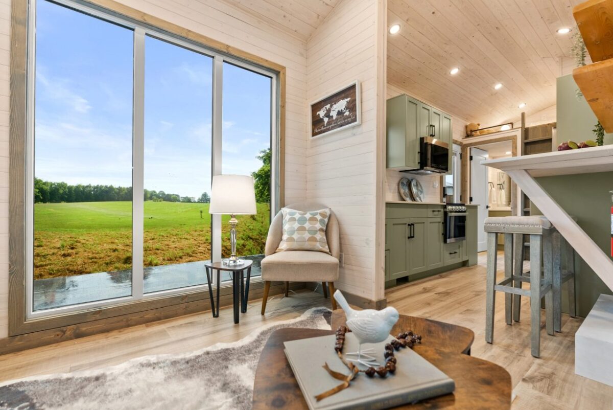Cortes Tiny House With Slide-Out Architecture Creates 3 Bedrooms