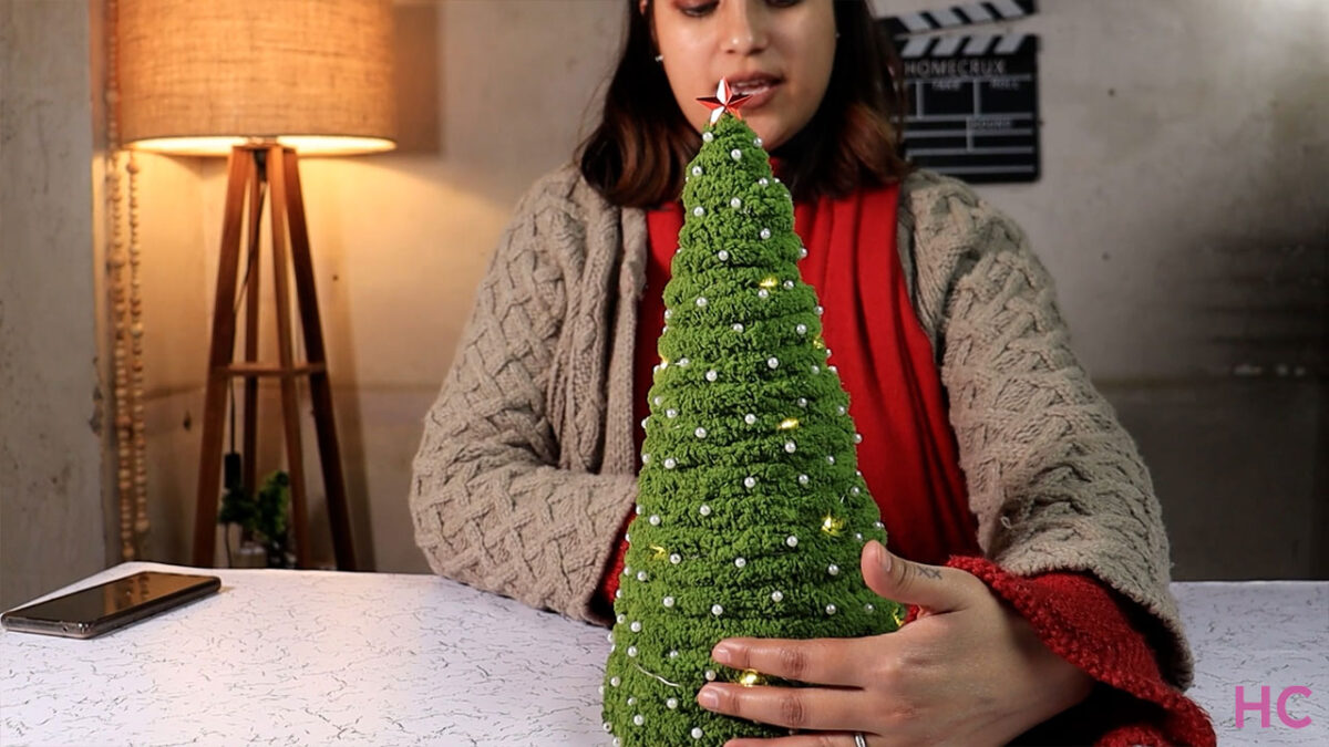 DIY Chunky Yarn Christmas Tree for Tabletop Decorations