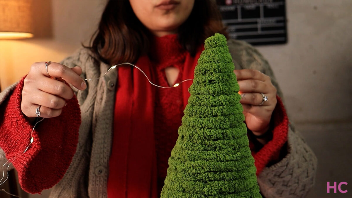 DIY Chunky Yarn Christmas Tree for Tabletop Decorations