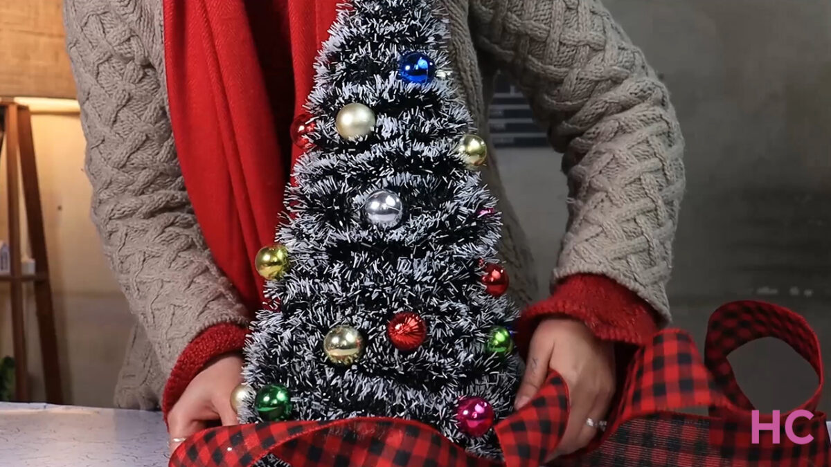 DIY Garland Christmas Tree From Reused Materials