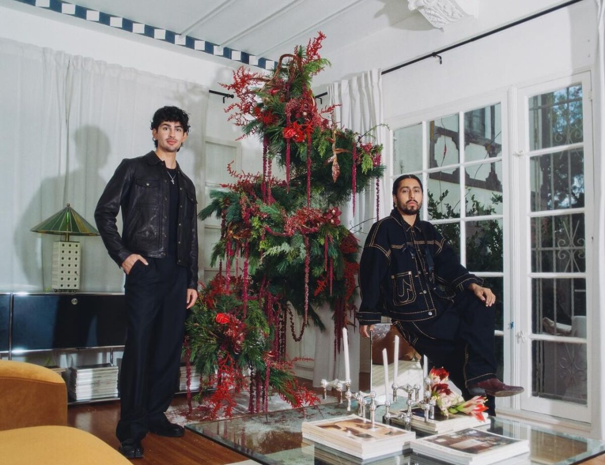 This Viral Floating Christmas Tree is Pure DIYing Genius to Behold