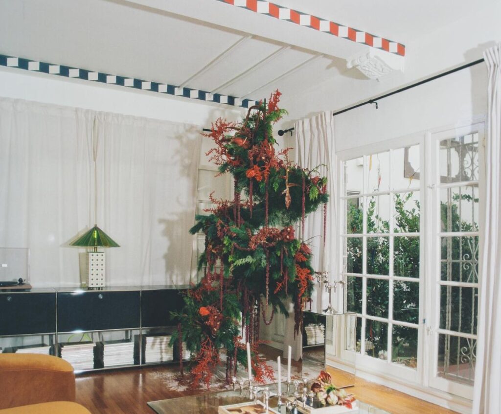 This Viral Floating Christmas Tree is Pure DIYing Genius to Behold