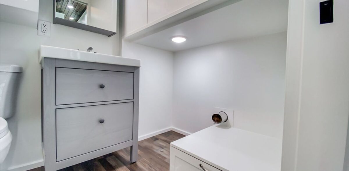 39ft Fite Tiny House Takes Care of Privacy for Group Living