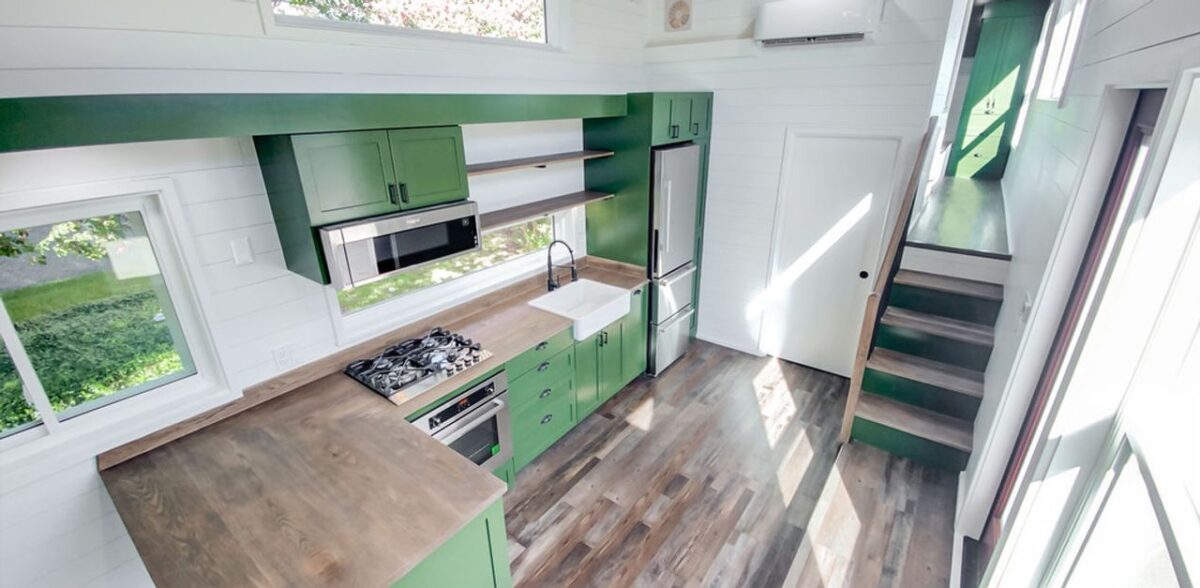39ft Fite Tiny House Takes Care of Privacy for Group Living