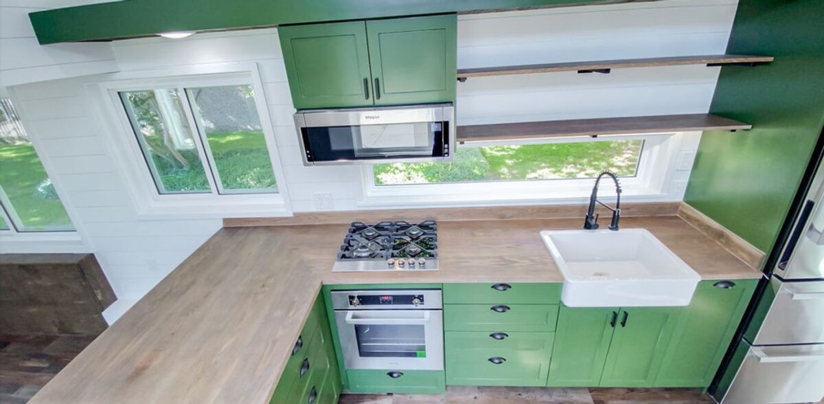 39ft Fite Tiny House Takes Care of Privacy for Group Living