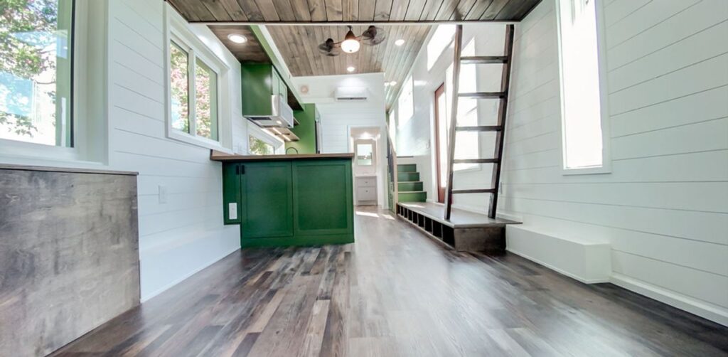 39ft Fite Tiny House Takes Care of Privacy for Group Living