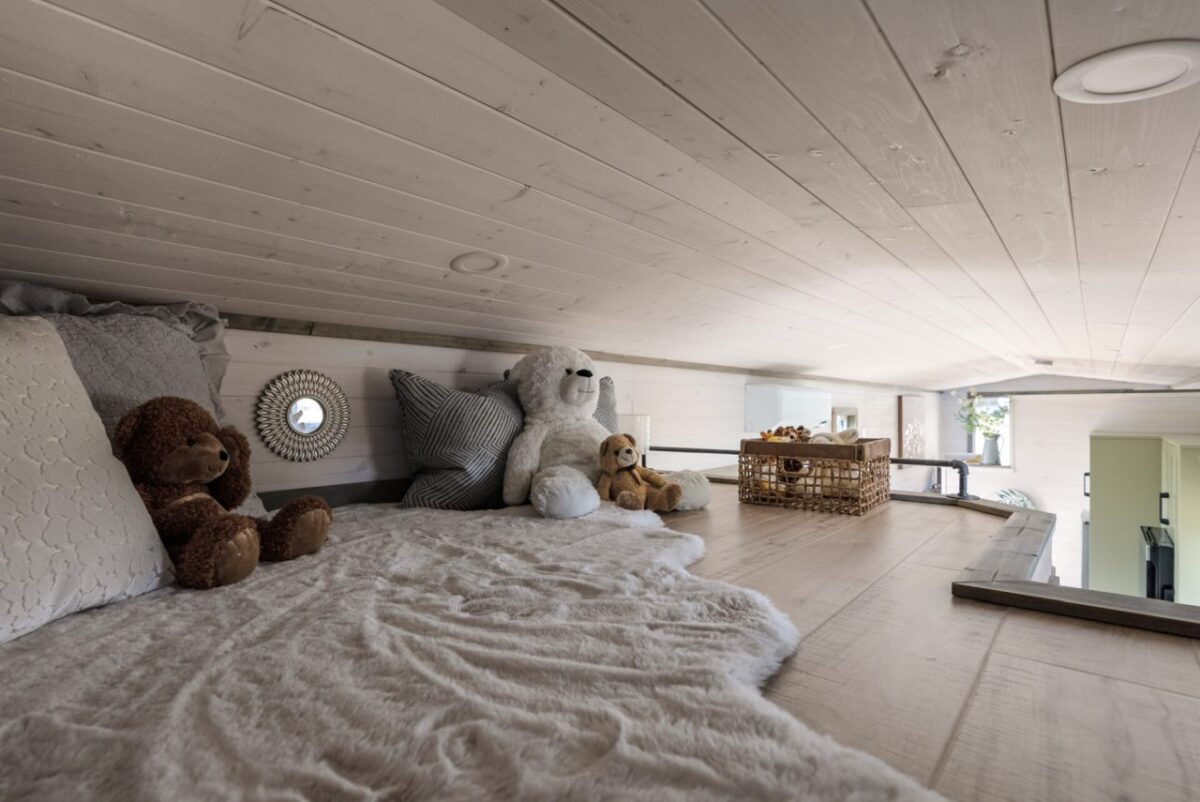 Hornby Tiny House Fits Small Family in Reverse Loft Layout