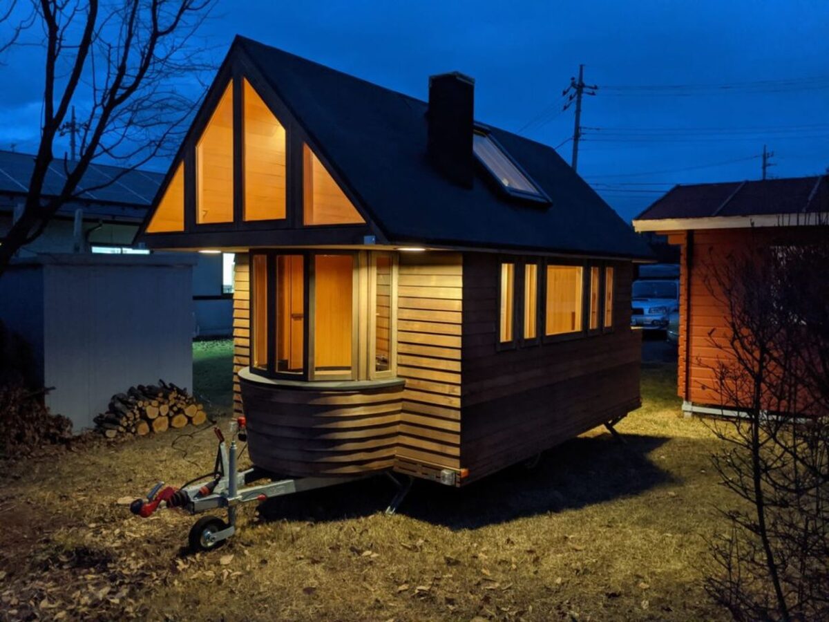 Traditionalist Tiny House in Japan Boasts Superior Wooden Finish