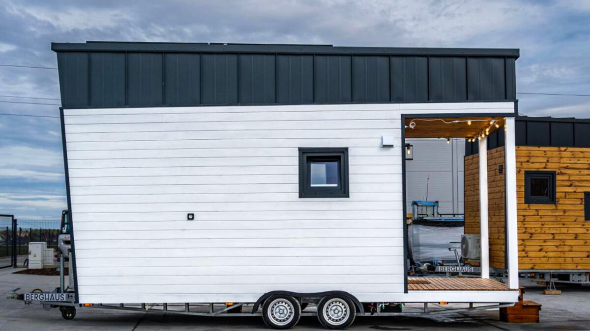 Langenberg Tiny House has Porch, Hidden Loft in Loft Bedroom