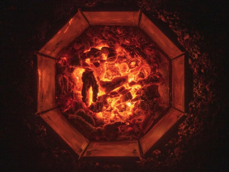 UM Fire Pit has Modular Metal Design, Dual Combustion System