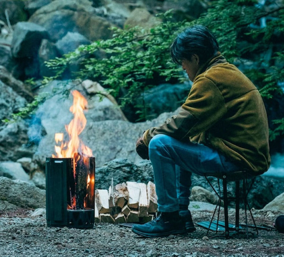 UM Fire Pit has Modular Metal Design, Dual Combustion System